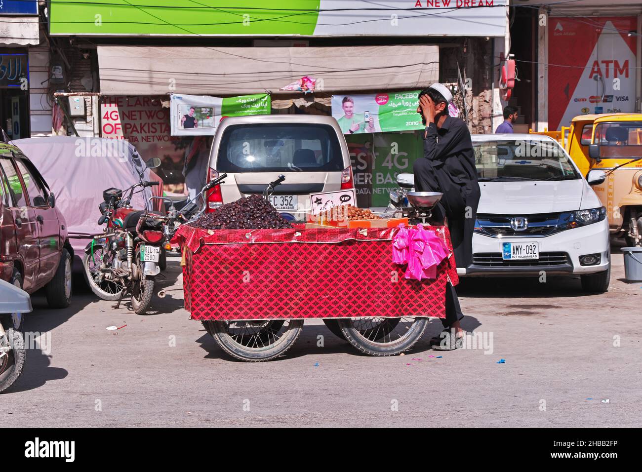 Local market in Rawalpindi close Islamabad, Punjab province, Pakistan ...