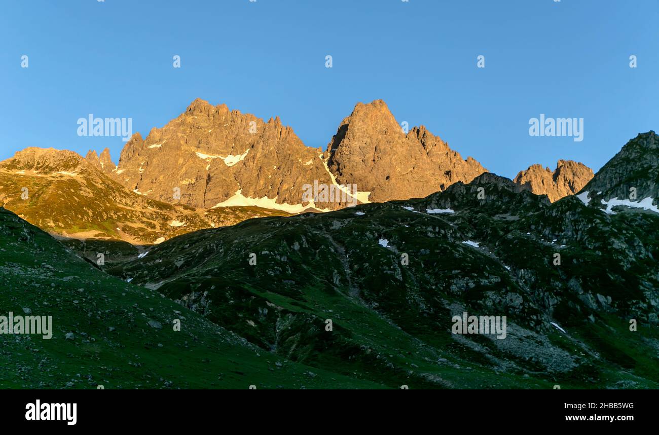 Rize is a valley in the north of the Altiparmak Mountains. The first ...