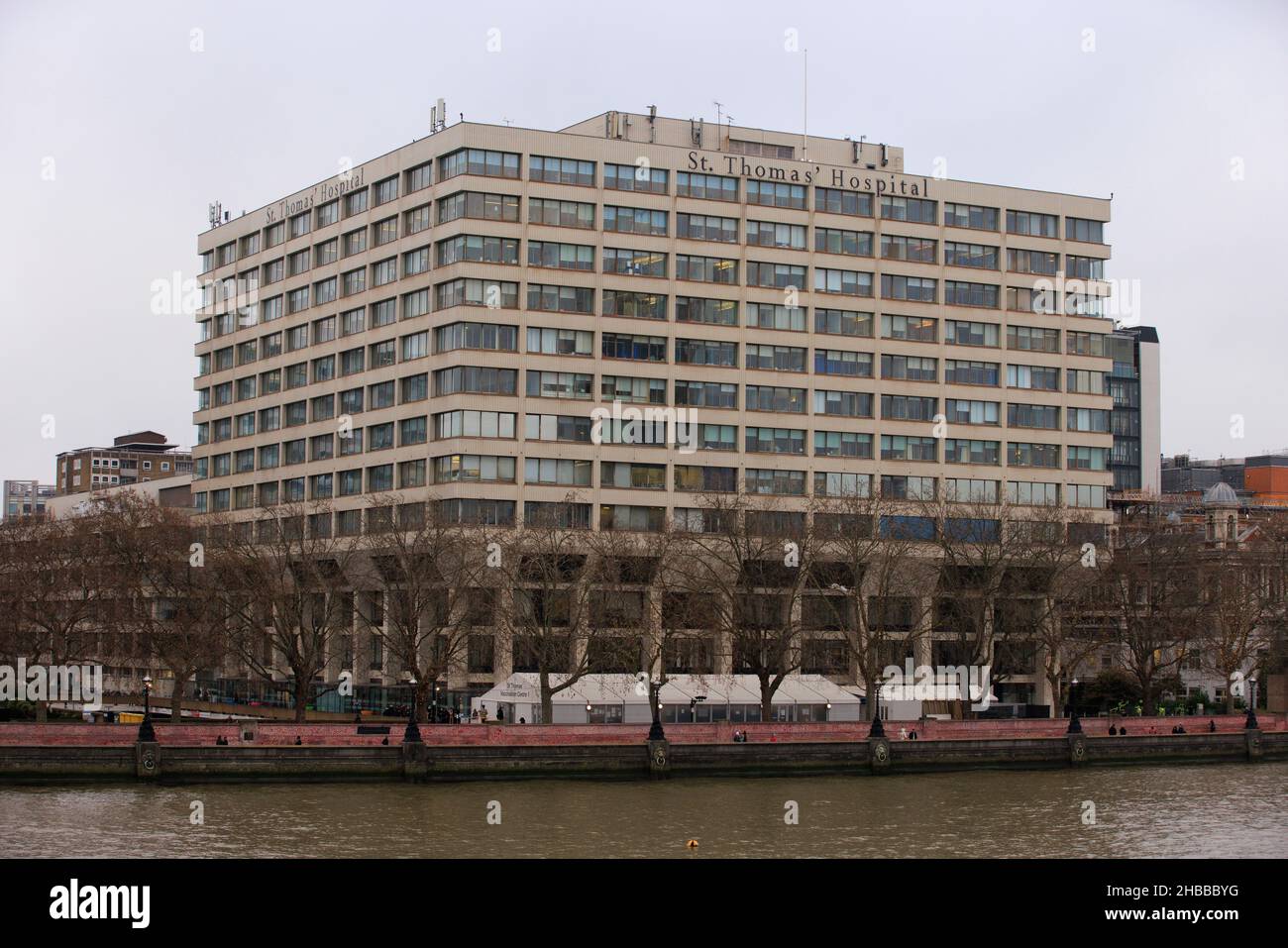 St Thomas Hospital, Westminster, London, General View GV Stock Photo ...