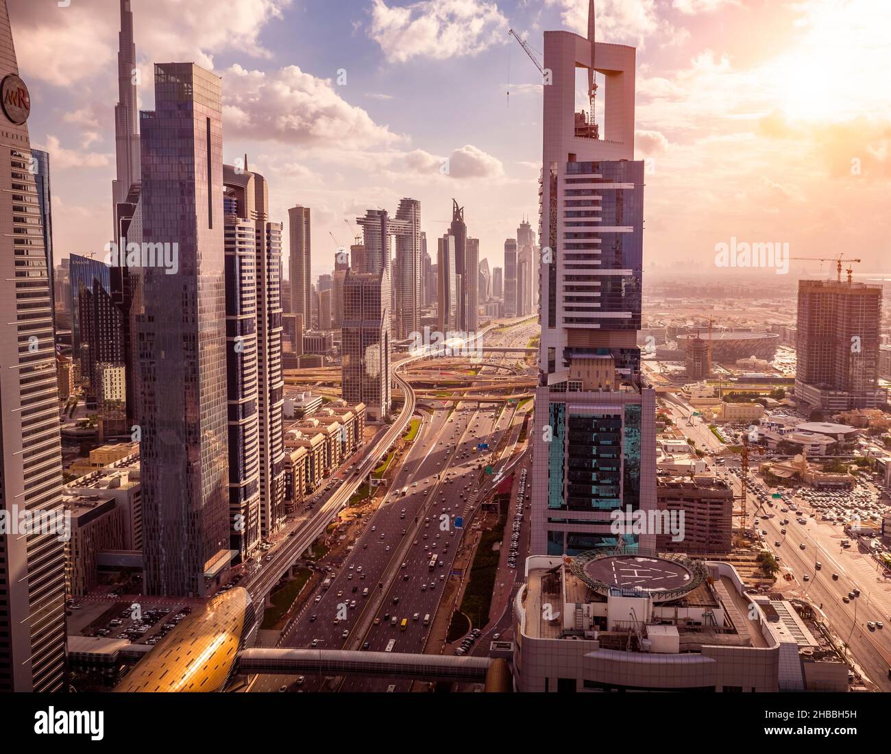 Dubai, UAE - January 17, 2017: The modern architecture of iconic city ...
