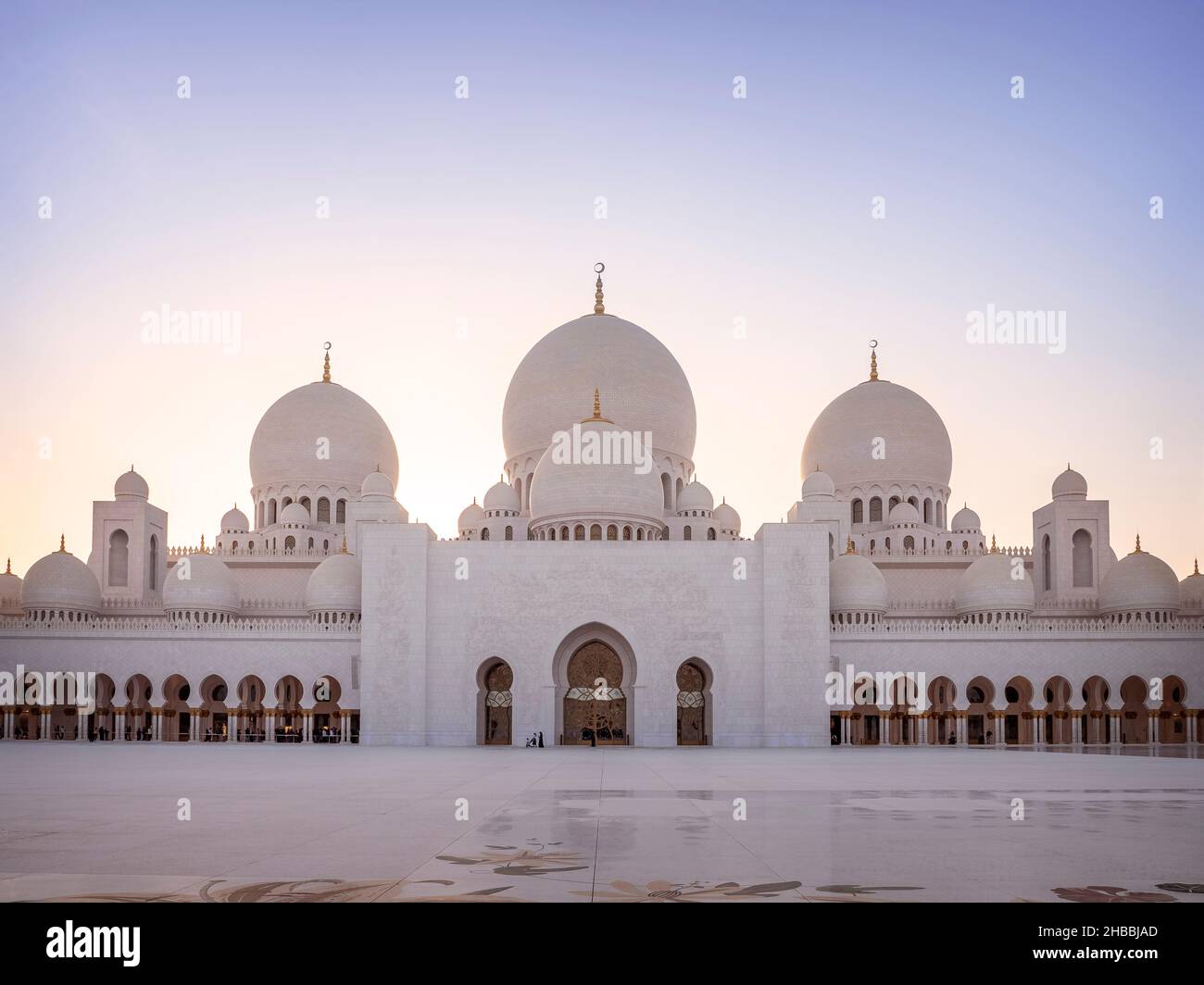 Sheikh Zayed Grand Mosque Stock Photo - Alamy