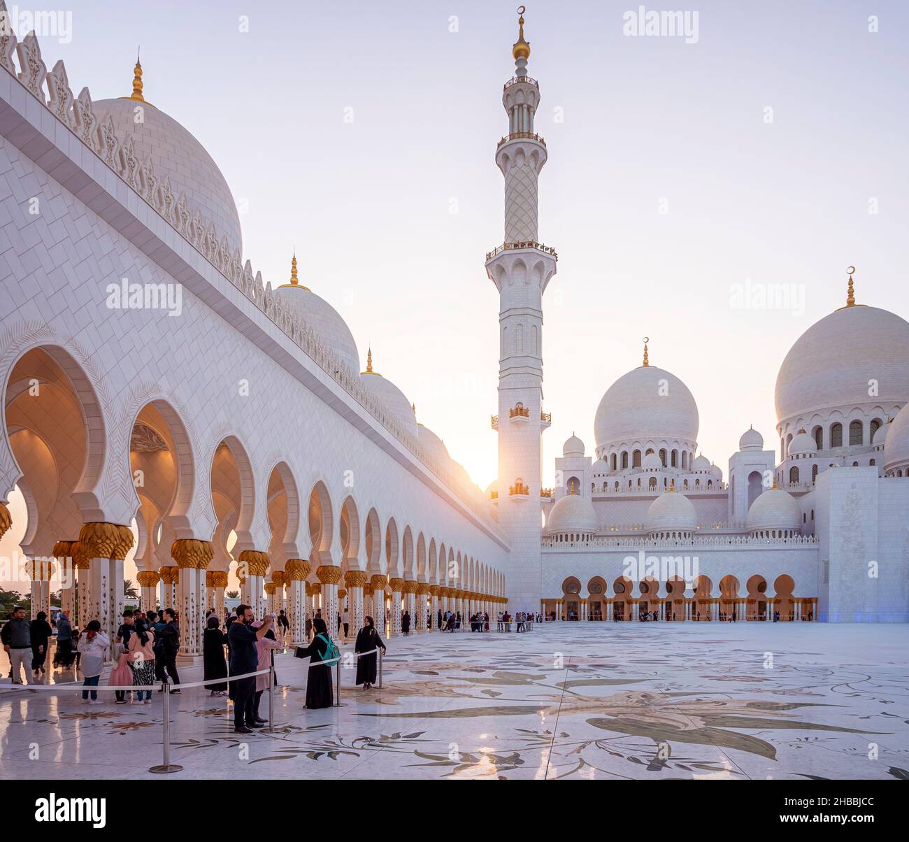 Sheikh Zayed Grand Mosque Stock Photo - Alamy