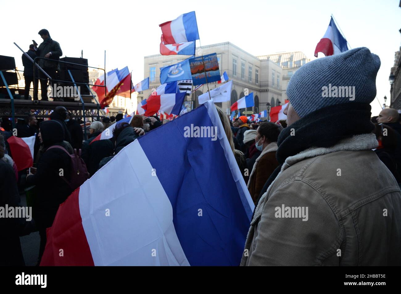An incredible crowd in Paris for this anti-pass health demonstration ...