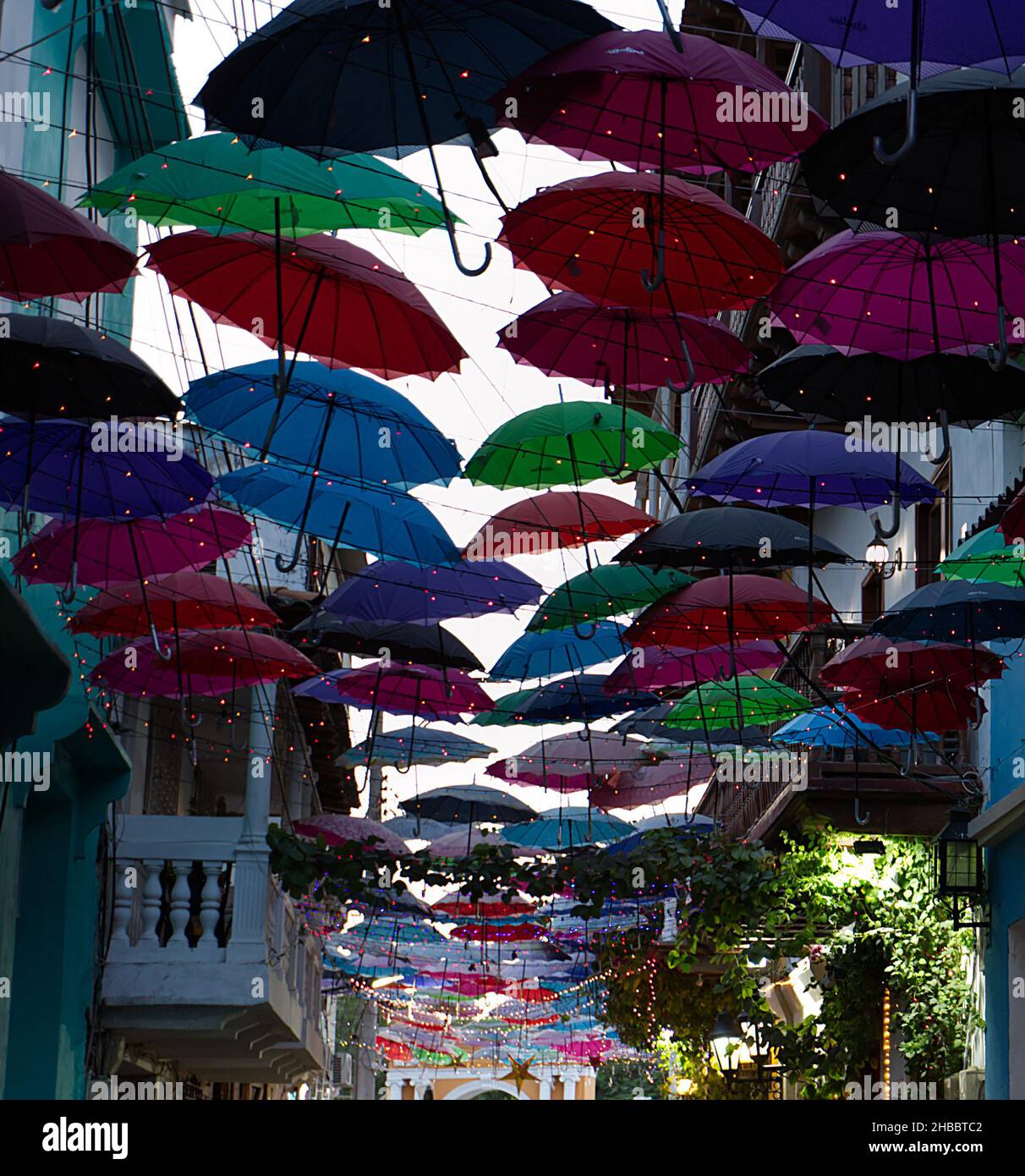 Colorful alley in Cartagena, Colombia Stock Photo - Alamy