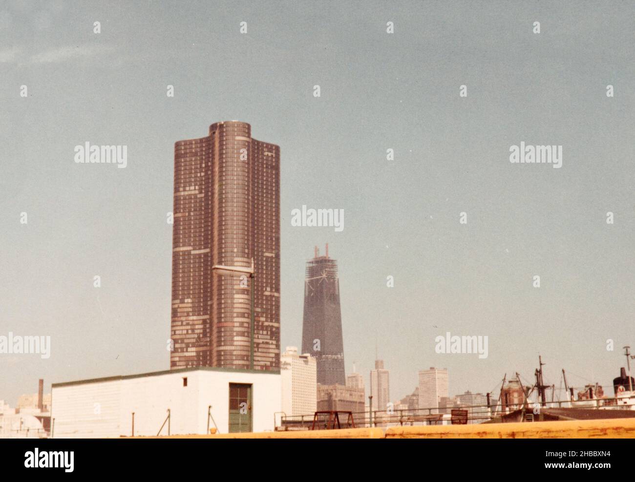 Downtown chicago 1960s hi-res stock photography and images - Alamy