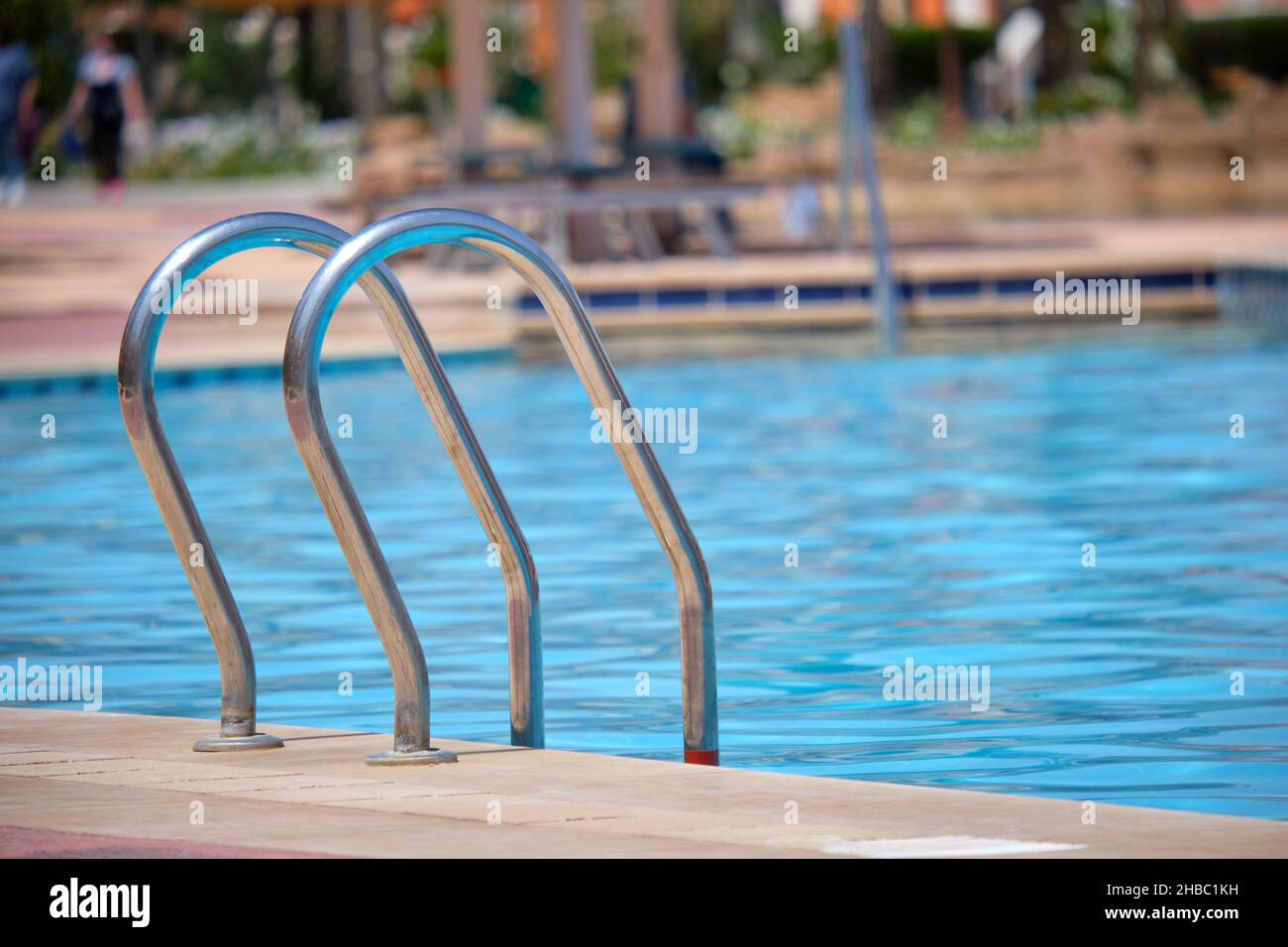 Descending Pool What Is A Reverse Infinity Edge Swimming Pool?
