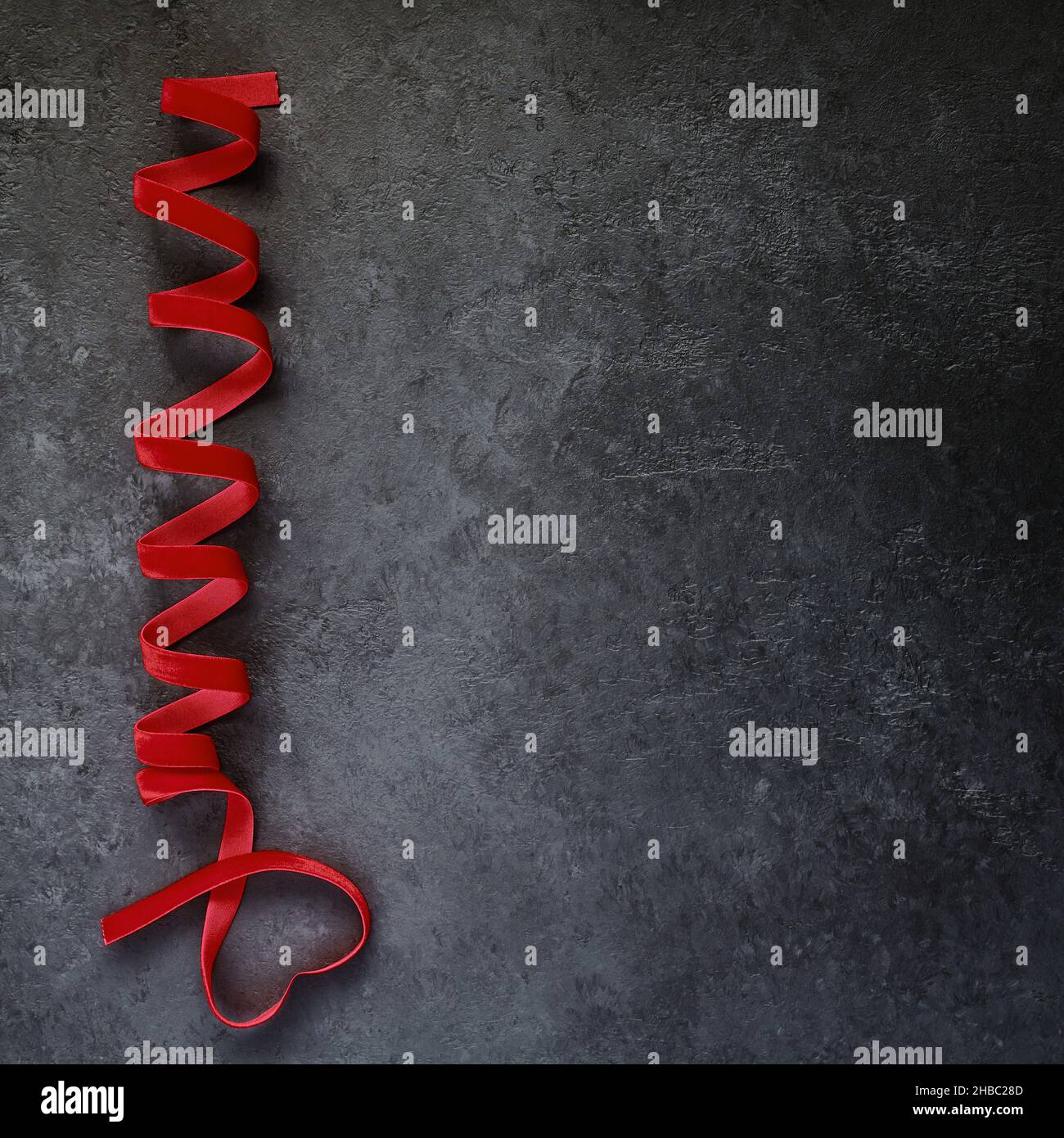 Red velvet ribbon hi-res stock photography and images - Alamy