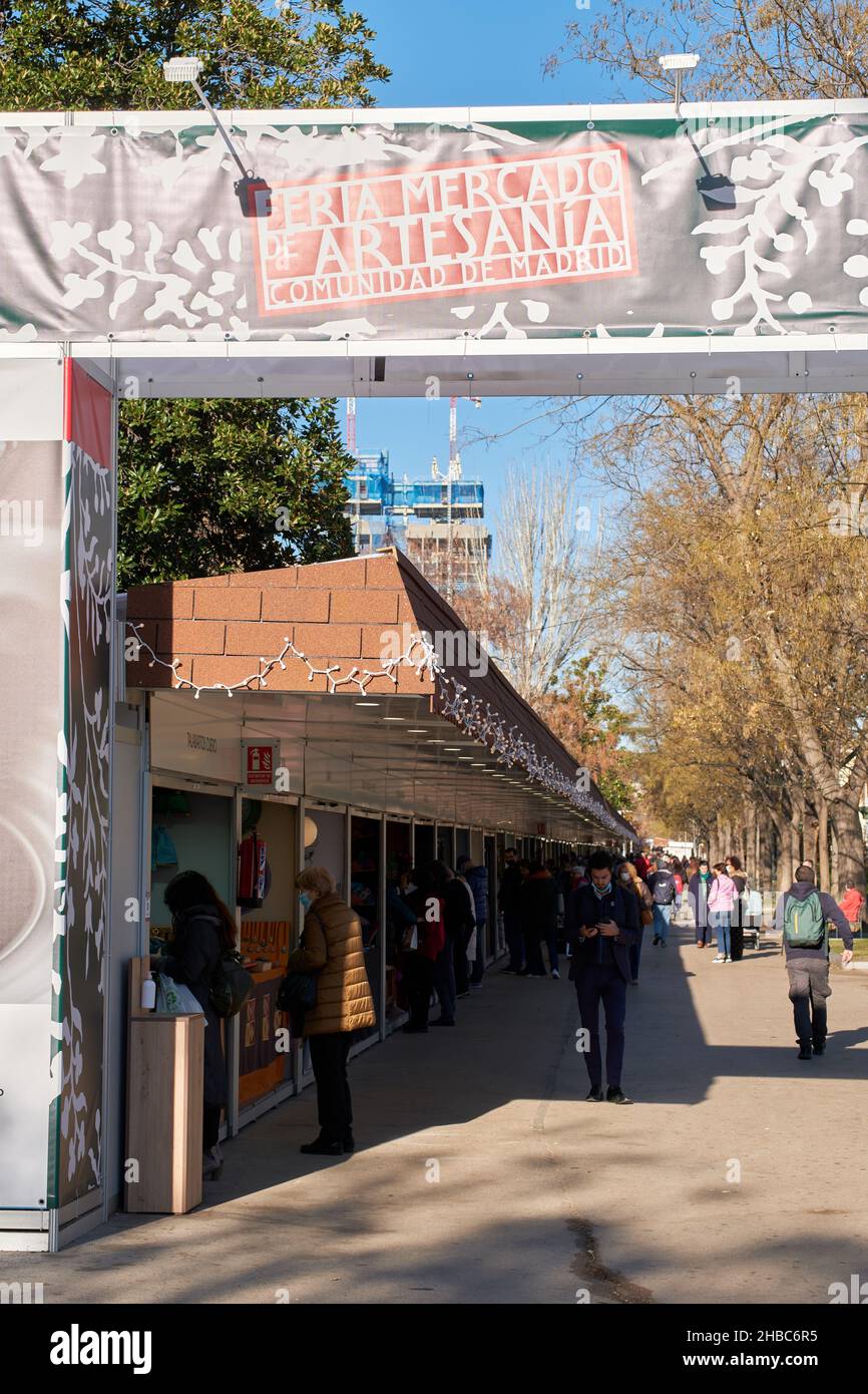 Feria mercado de artesania de la comunidad de madrid hi-res stock ...