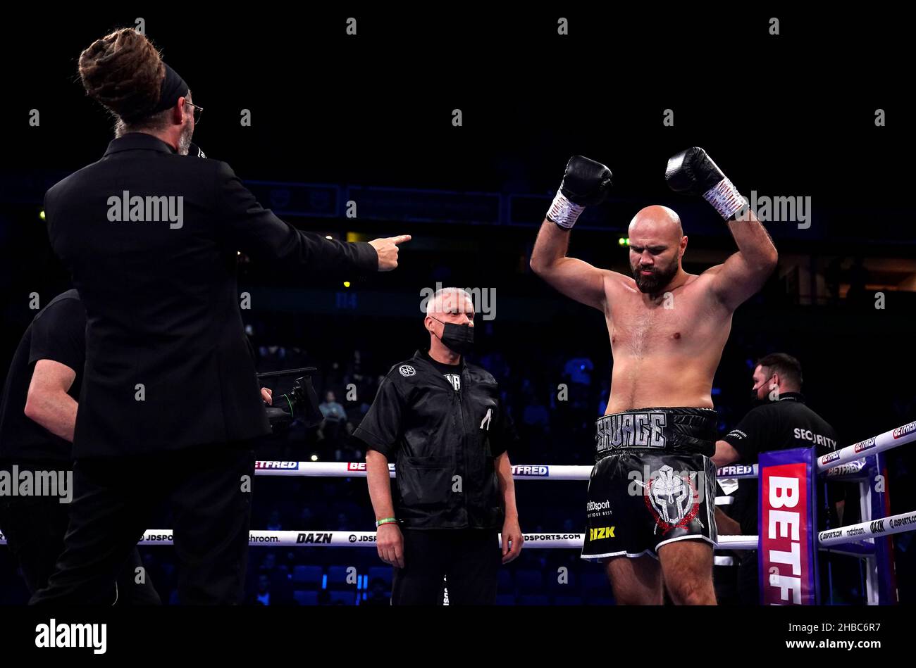 Alen Babic celebrates victory against David Spilmont in the ...