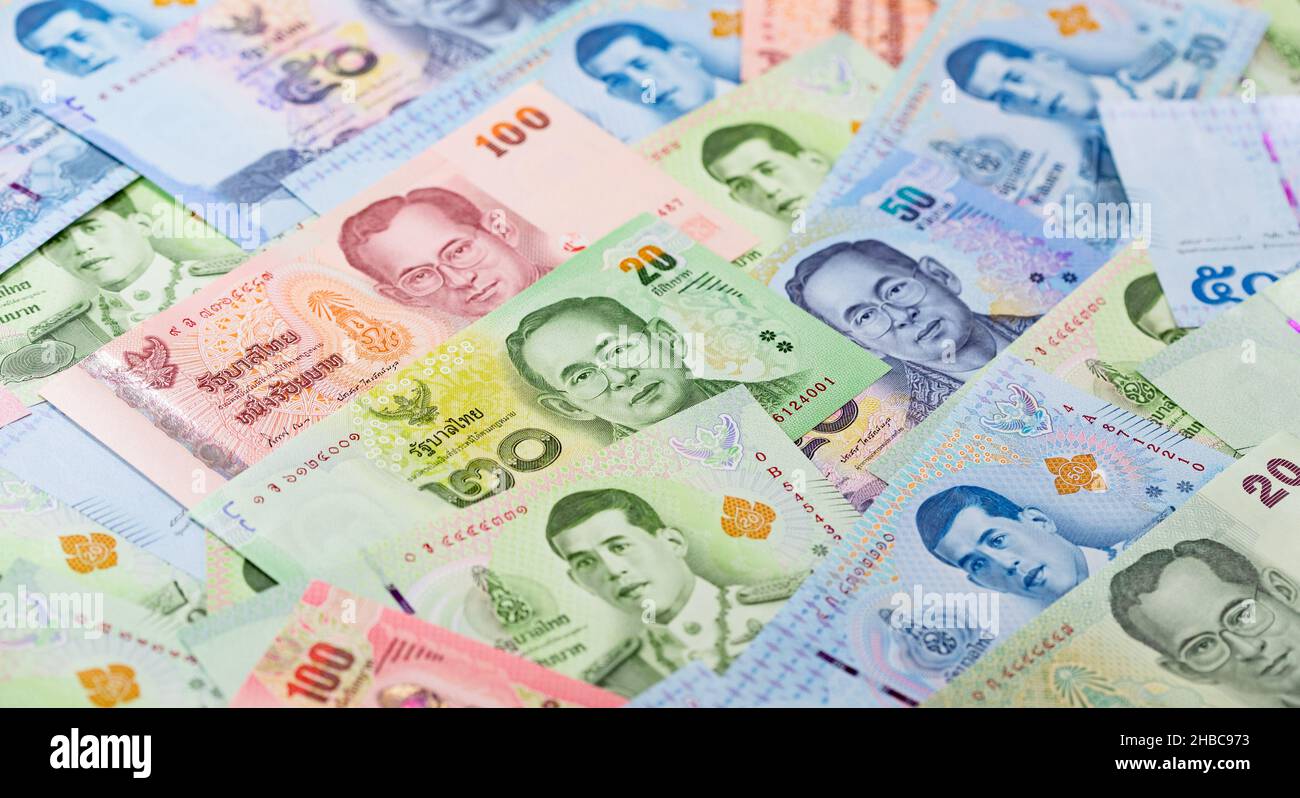 Thai baht note depicting king of Thailand Stock Photo - Alamy