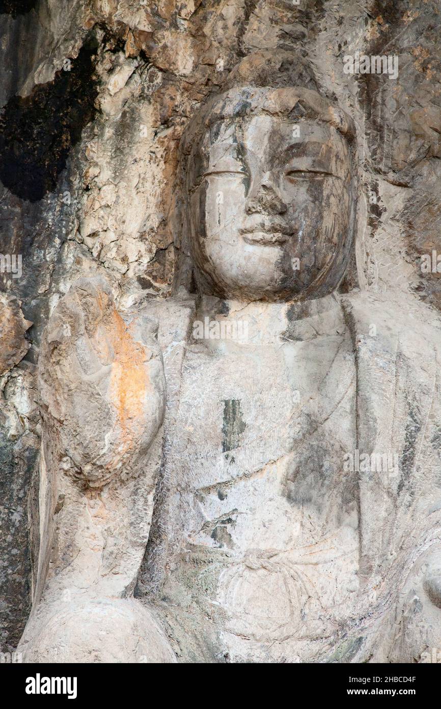 Famous Longmen Grottoes (statues of Buddha and Bodhisattvas carved in ...