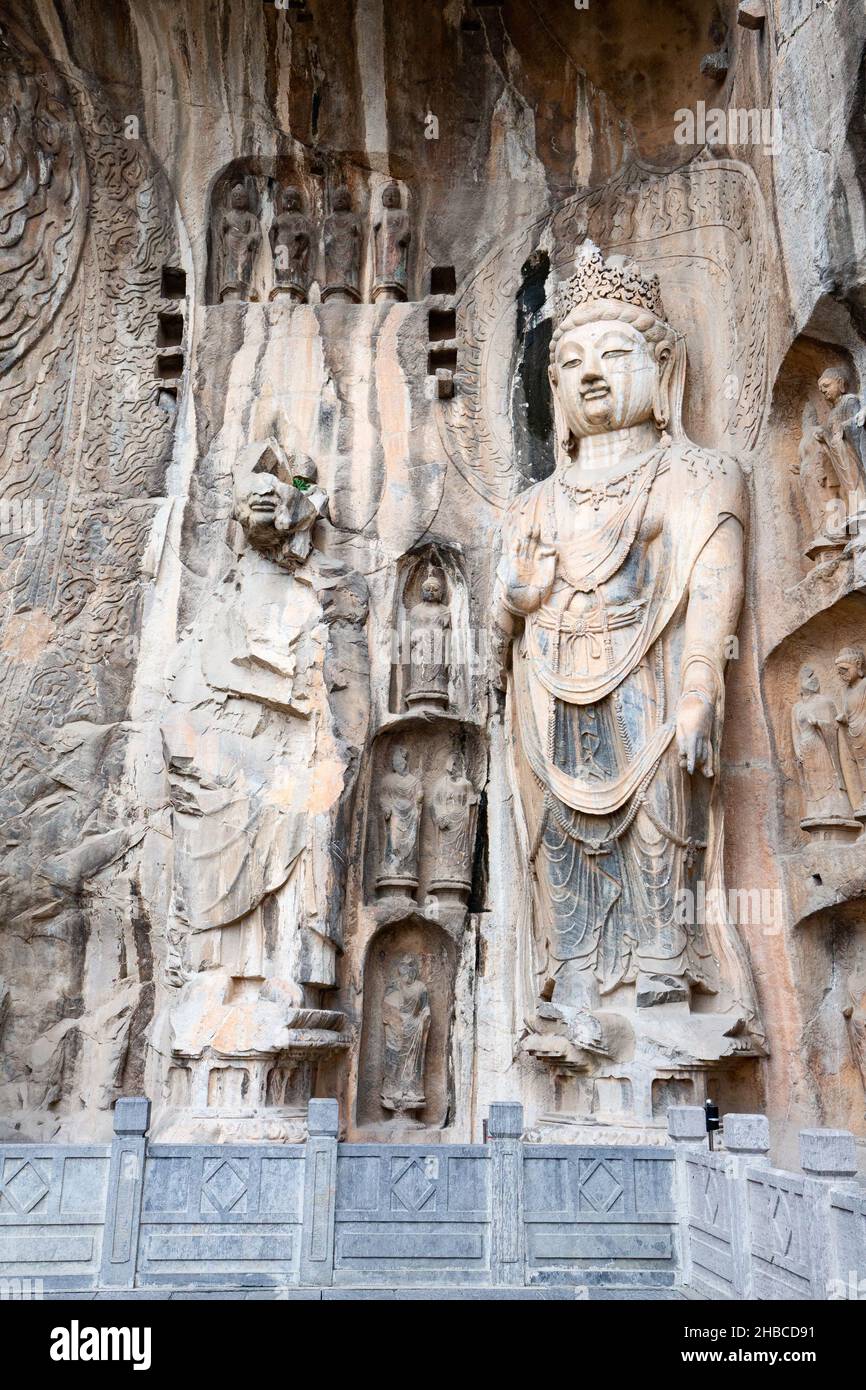 Famous Longmen Grottoes (statues of Buddha and Bodhisattvas carved in ...