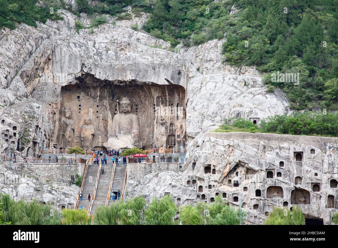 Famous Longmen Grottoes (statues of Buddha and Bodhisattvas carved in ...