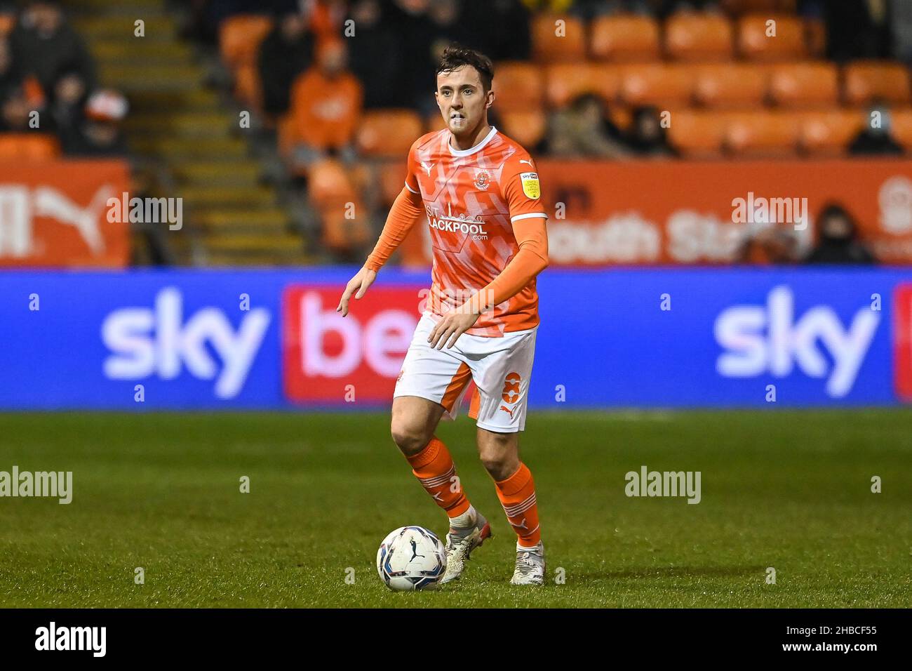 Ryan Wintle #8 of Blackpool during the game Stock Photo - Alamy
