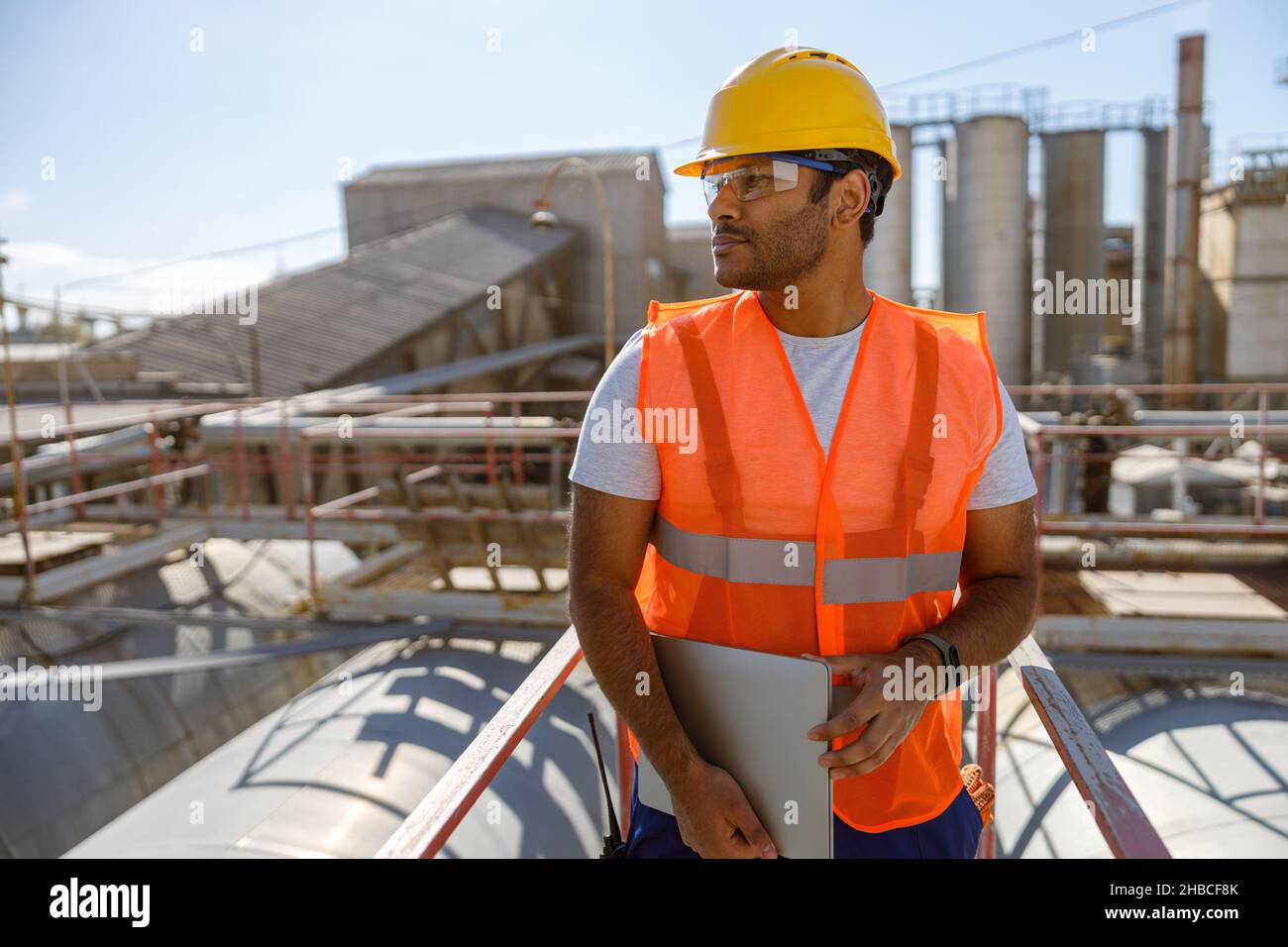 Worker concentrating hi-res stock photography and images - Alamy