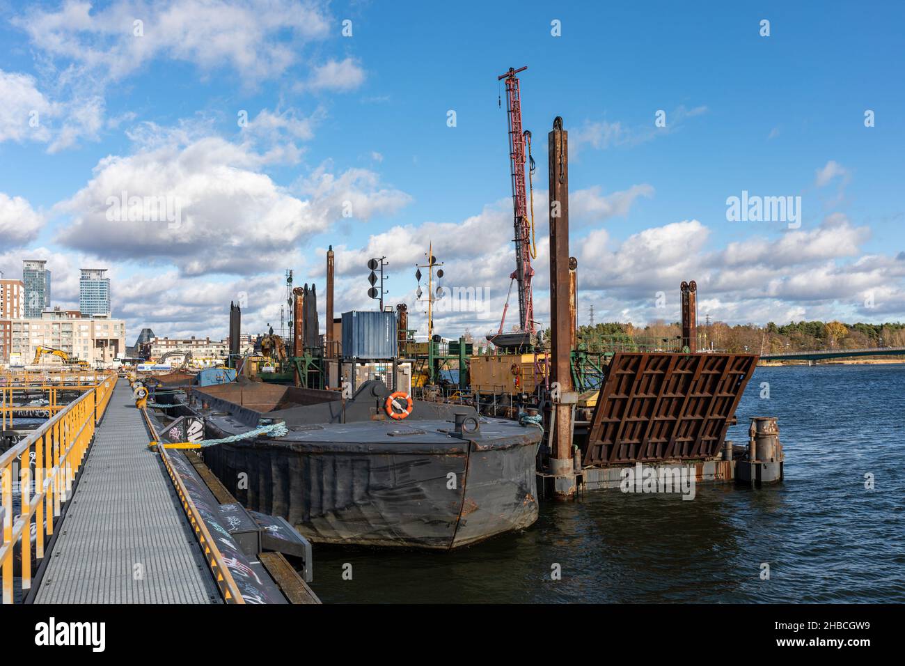 Moored barges hi-res stock photography and images - Alamy