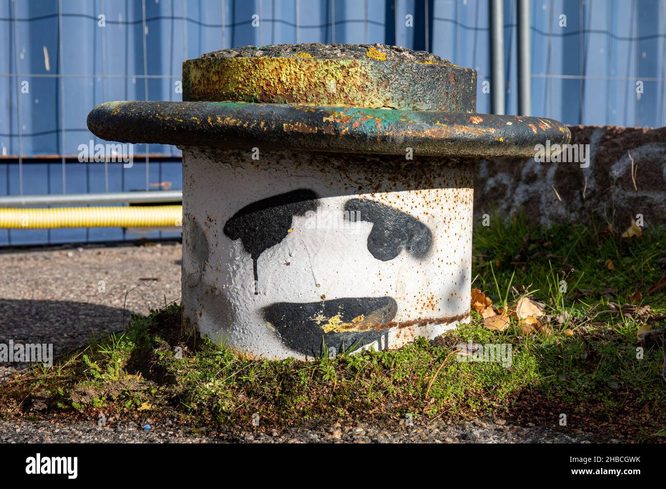 Bollard hi-res stock photography and images - Alamy