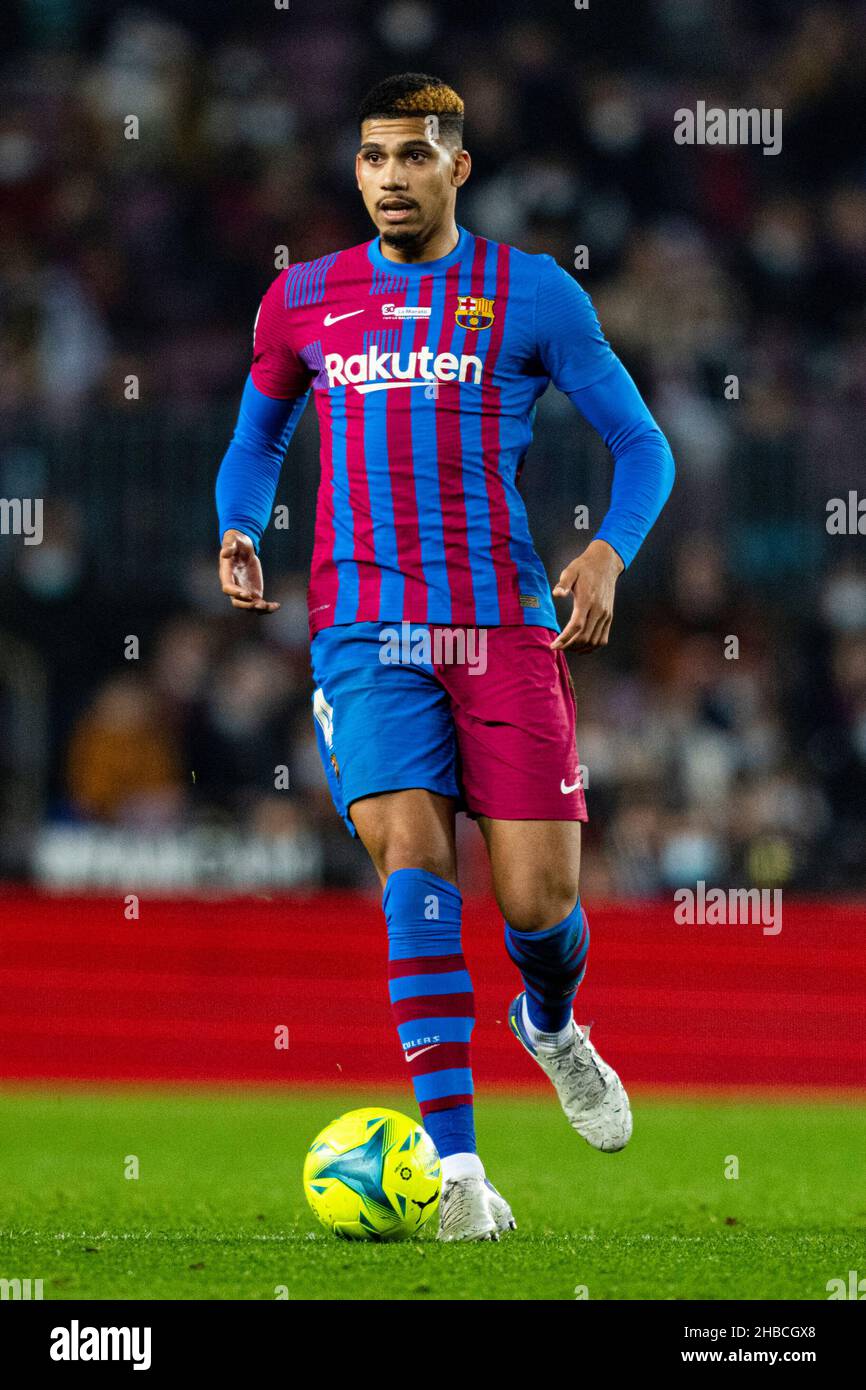 Barcelona, Spain. 18th Dec, 2021. Ronald Araujo (FC Barcelona), during ...