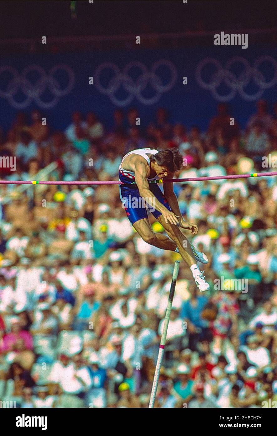 Tim bright pole vault hi-res stock photography and images - Alamy