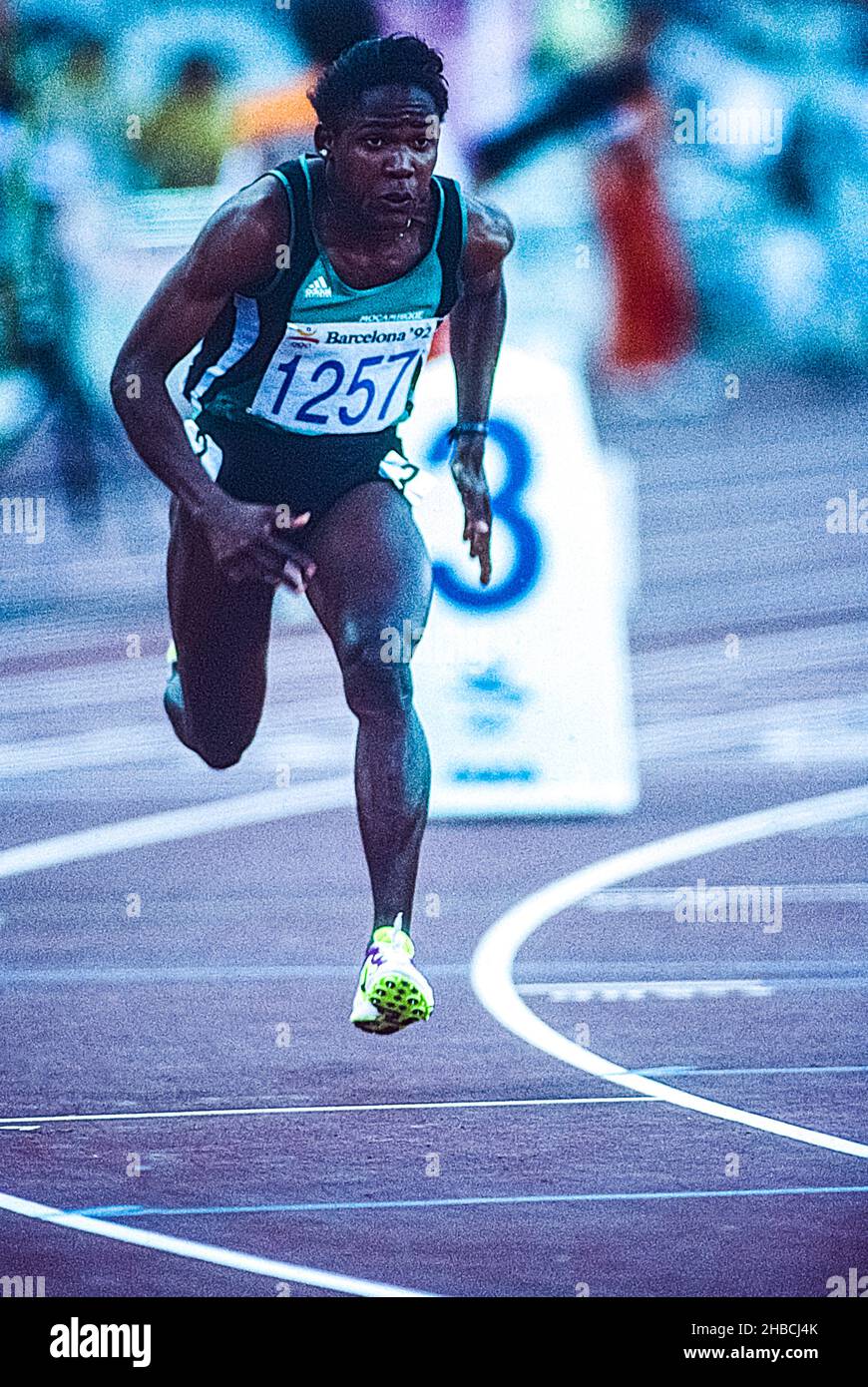 Maria Mutola (MOZ) competing in the women's 800m semifinal at the 1992 ...