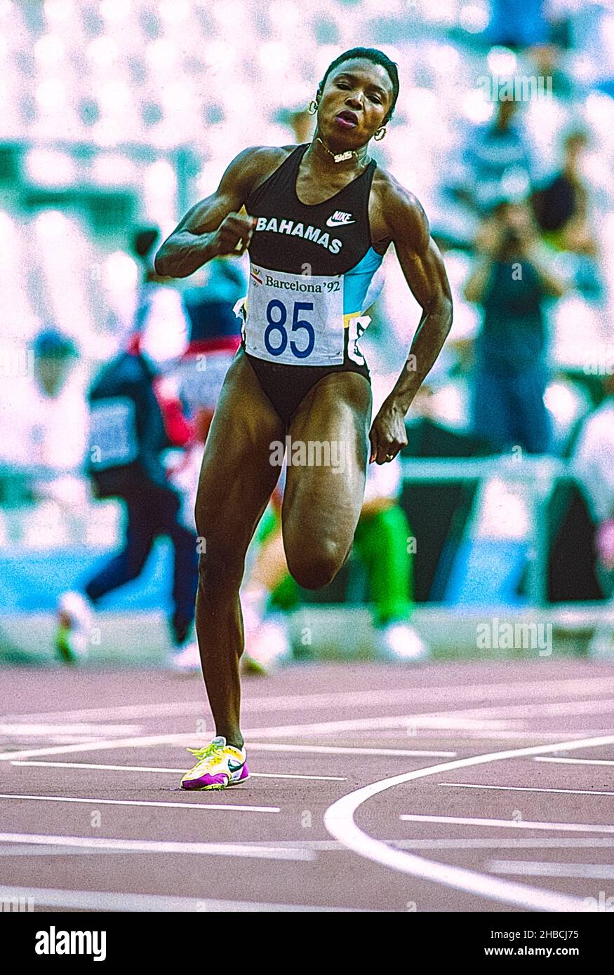 Pauline Davis (BAH) competing in the women's 200m R1 at the 1992 Olympic Summer Games Stock ...