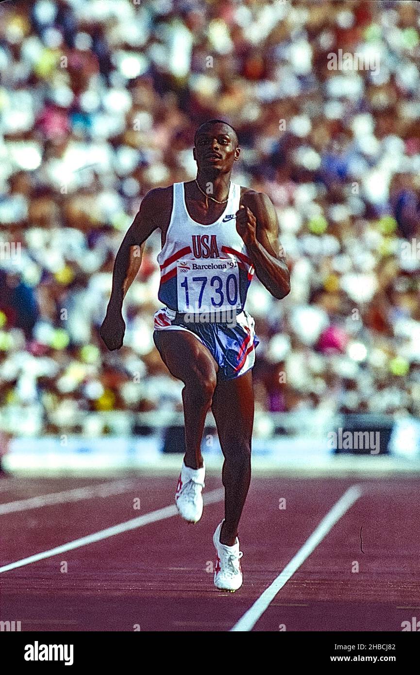 Steve Lewis (USA) competing in the men's 400m R1 at the 1992 Olympic Summer Games Stock Photo ...