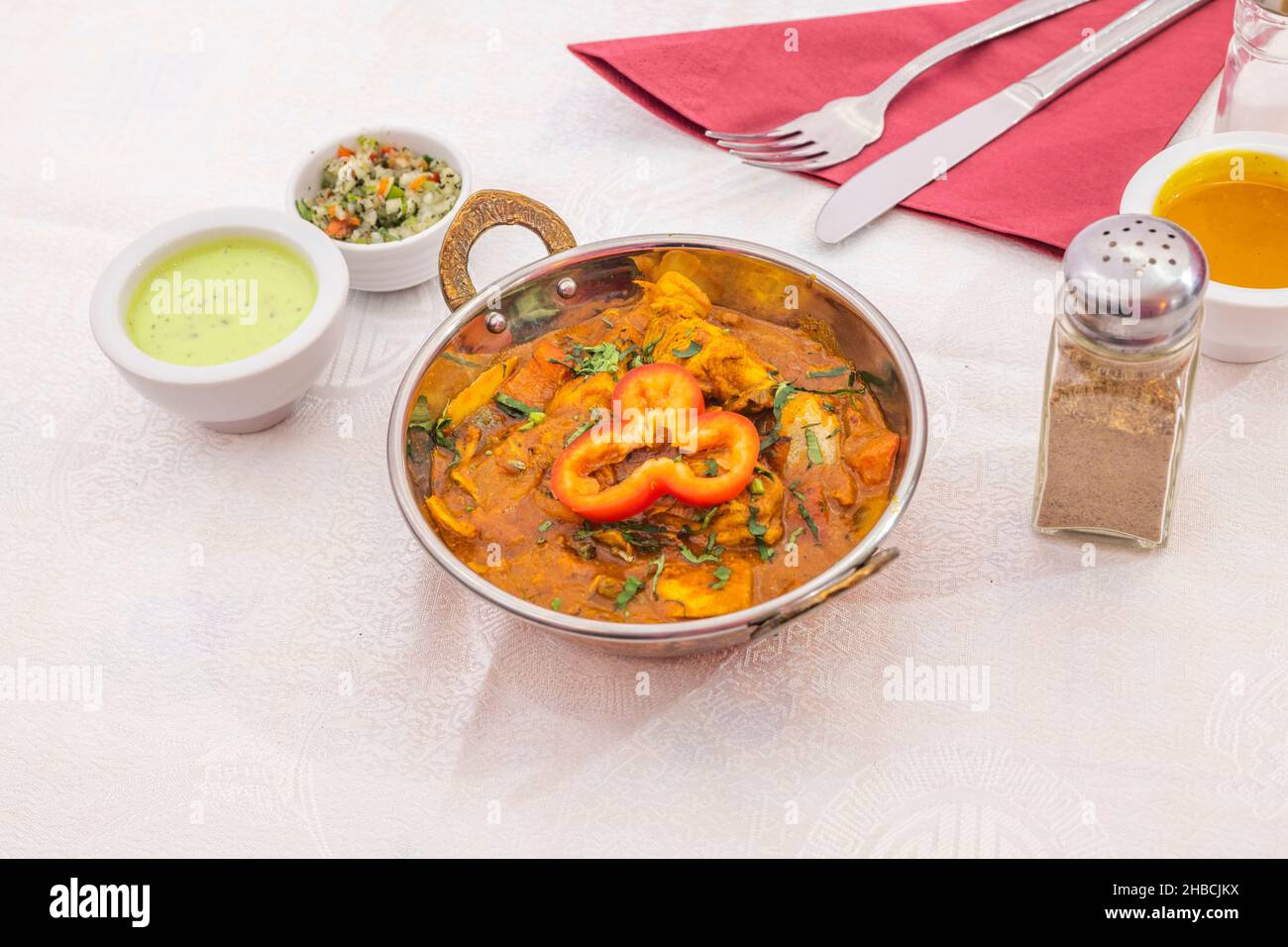 Chicken dopiaza curry indian food hi-res stock photography and images ...