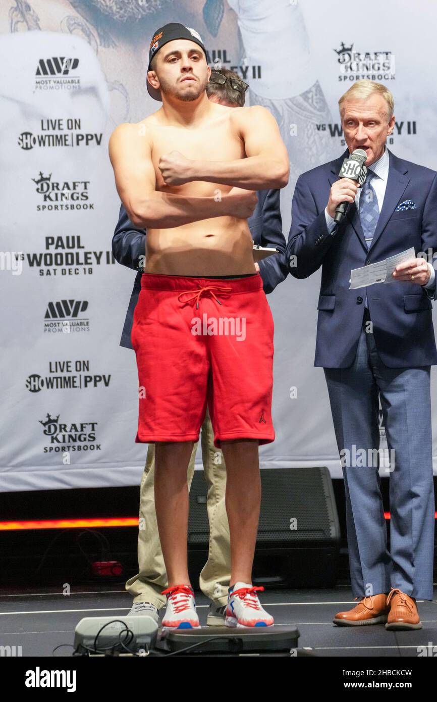 Tampa, Florida, USA. 17th Dec 2021. TAMPA, FL - DECEMBER 17: Chris ...