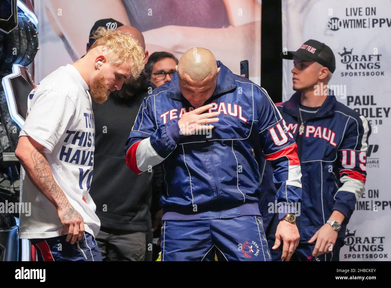 Tampa, Florida, USA. 17th Dec 2021. TAMPA, FL - DECEMBER 17: Jake Paul ...