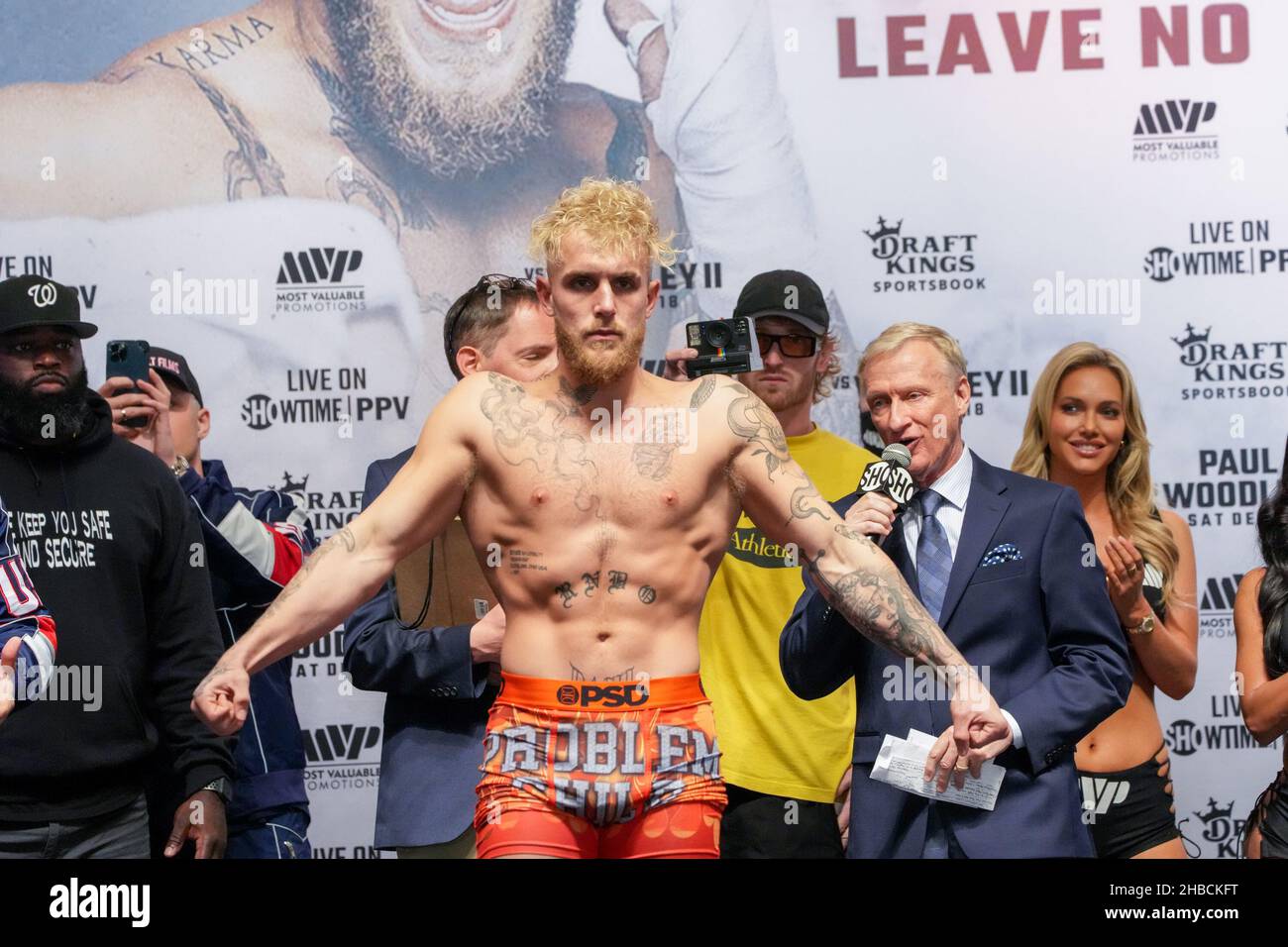 Tampa, Florida, USA. 17th Dec 2021. TAMPA, FL - DECEMBER 17: Jake Paul ...