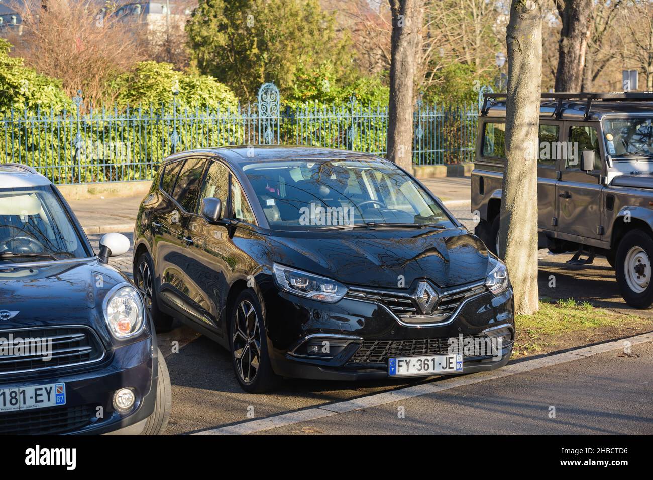 ront view of new black Renault van car parked in city center Stock ...