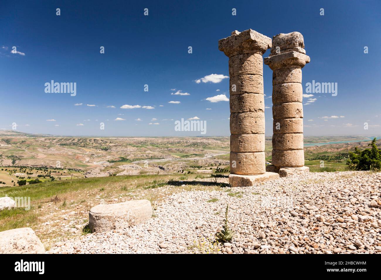 Ancient tumulus hi-res stock photography and images - Alamy