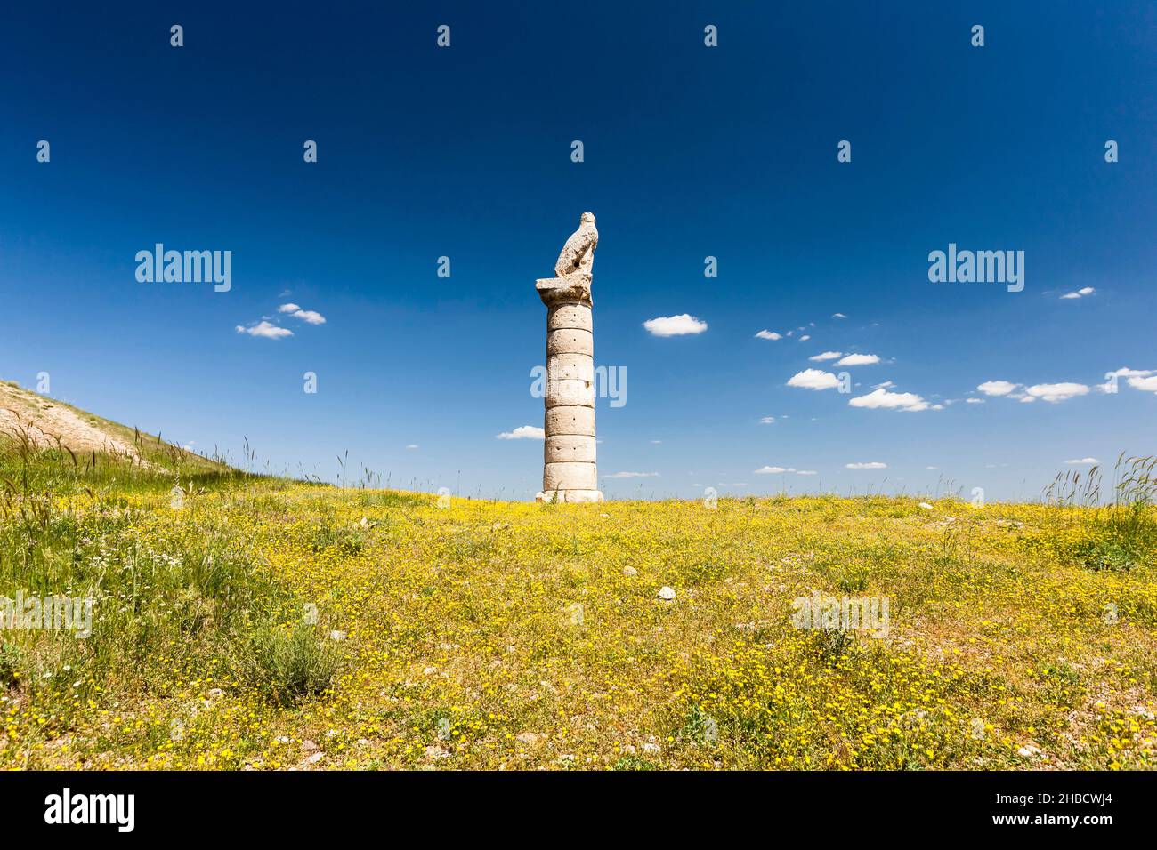 Roman burial mound hi-res stock photography and images - Alamy