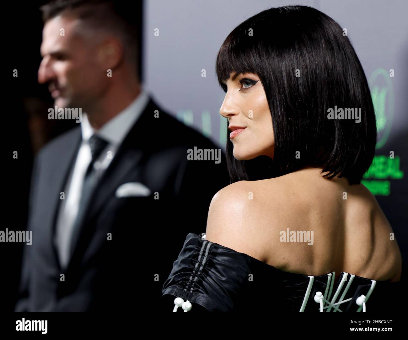 Matrix resurrections 2021 hi-res stock photography and images - Alamy