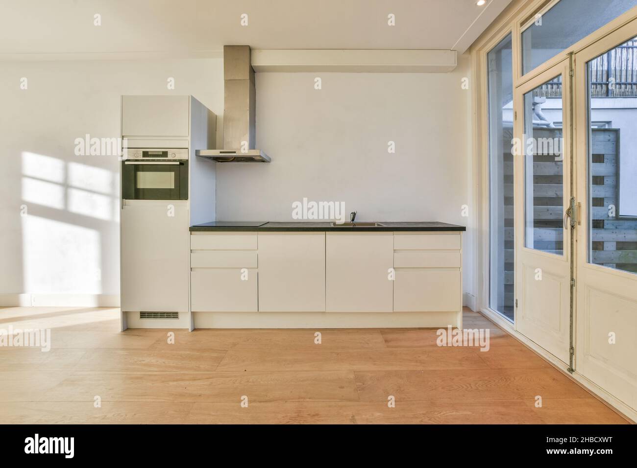 Interior design of modern and empty kitchen Stock Photo - Alamy