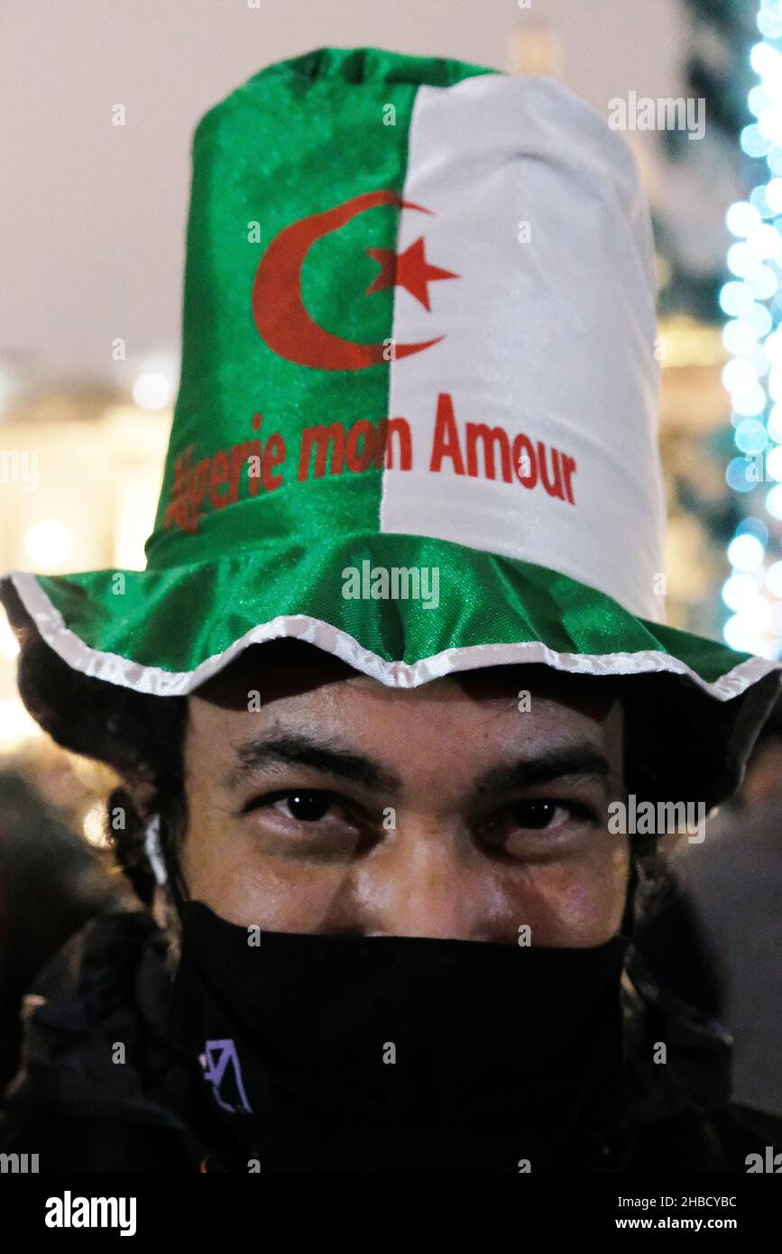 London, UK, 18th Dec, 2021. Hundreds of Algeria football fans gather in ...