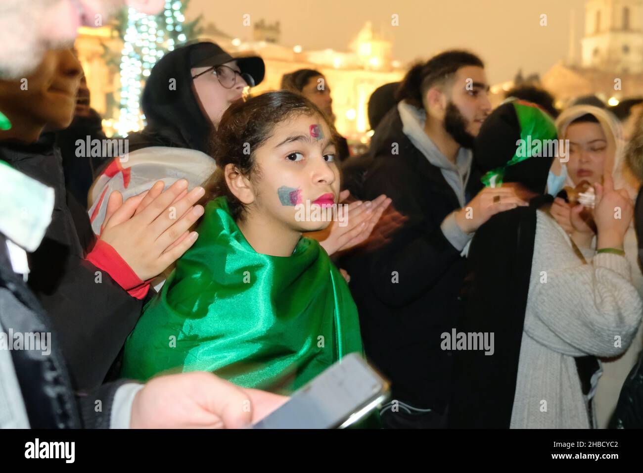 London, UK, 18th Dec, 2021. Hundreds of Algeria football fans gather in ...