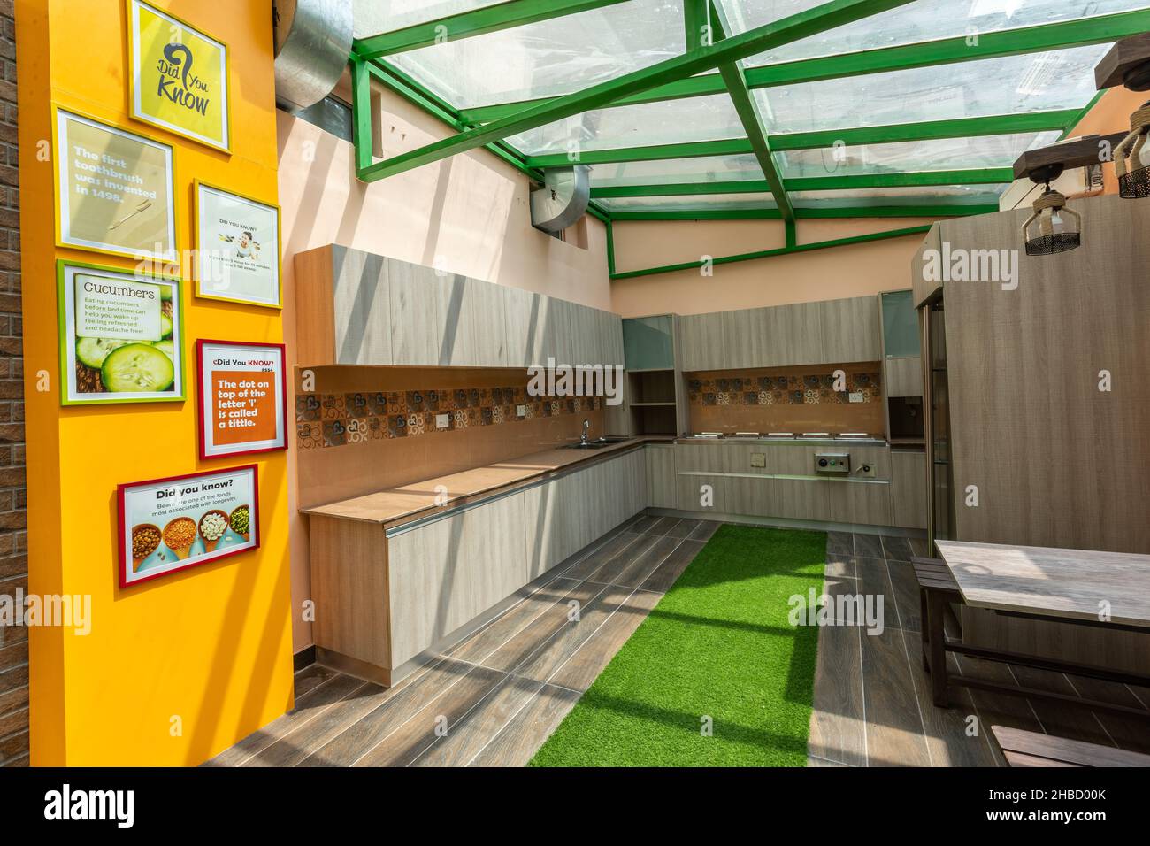 Corporate Cafeteria kitchen Stock Photo - Alamy