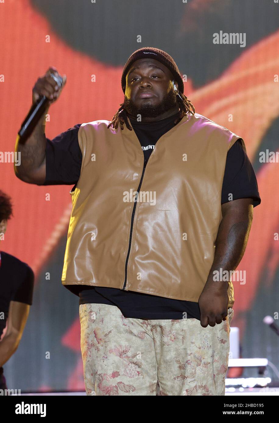 MIAMI, FL-DEC 18: Sech performs during Vibra Urbana day one at Miami ...