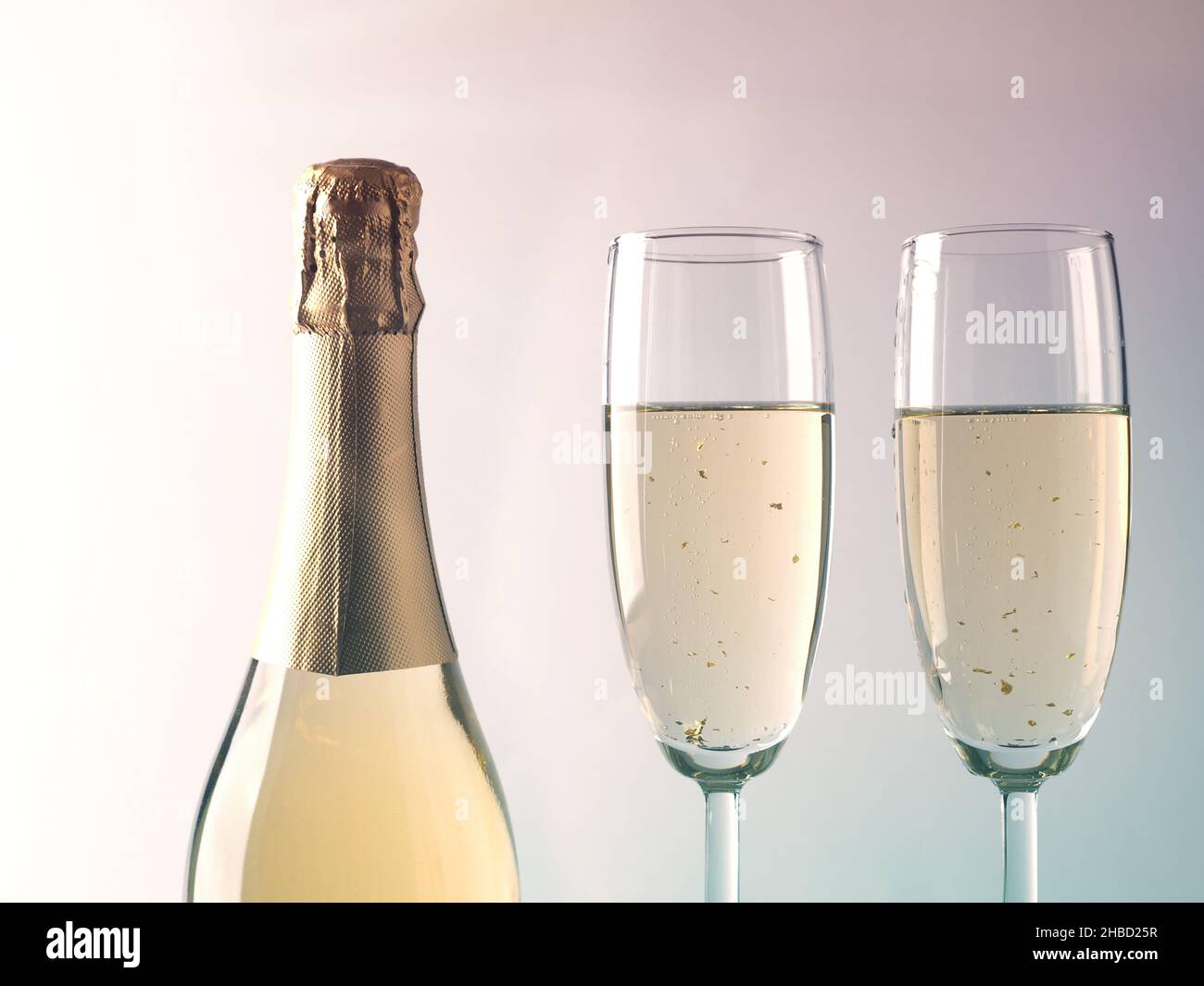 Champagne foils hi-res stock photography and images - Alamy