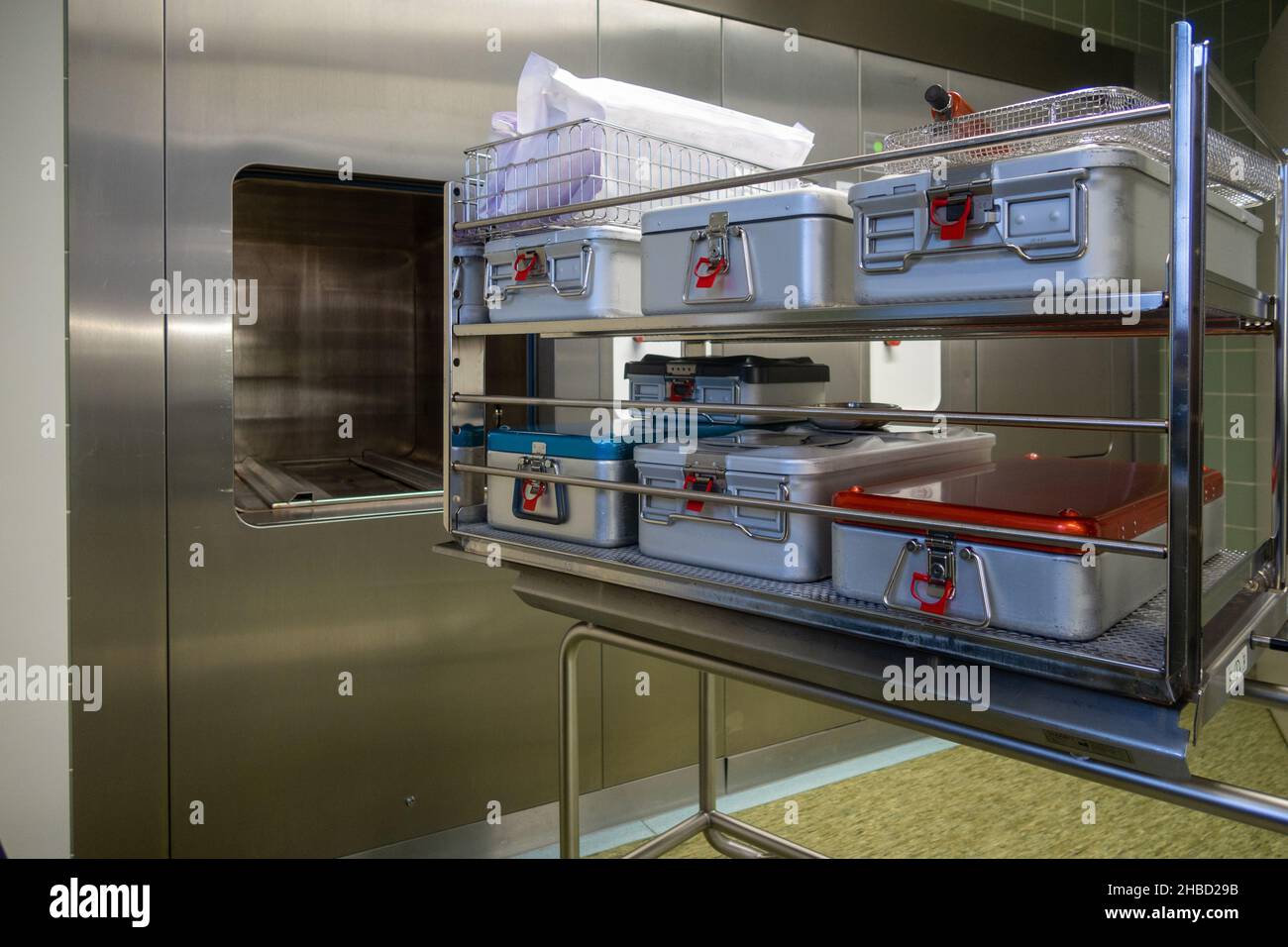 Autoclave containers hi-res stock photography and images - Alamy