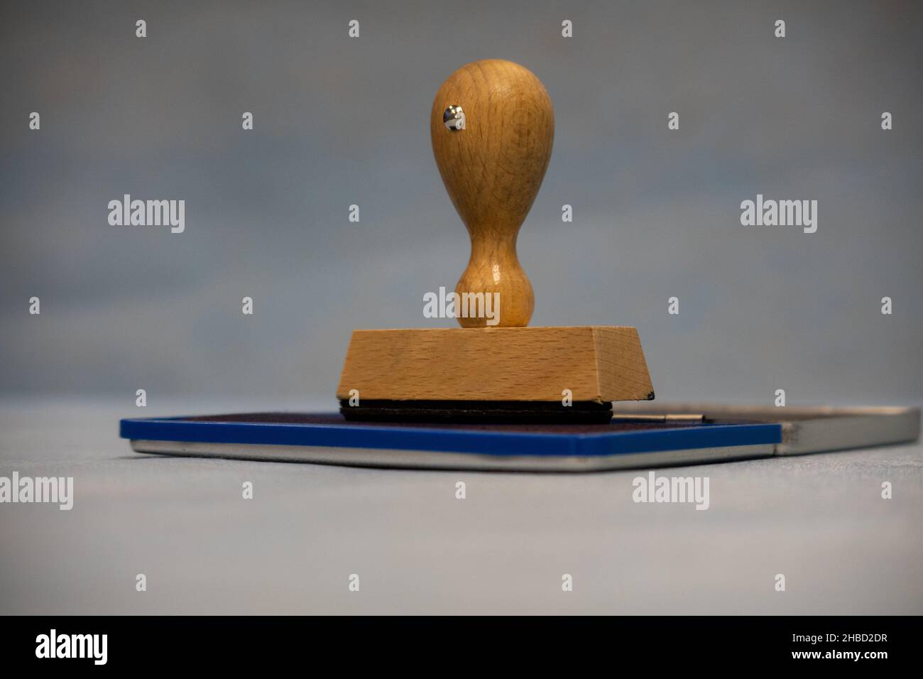 Ink set stands hi-res stock photography and images - Alamy