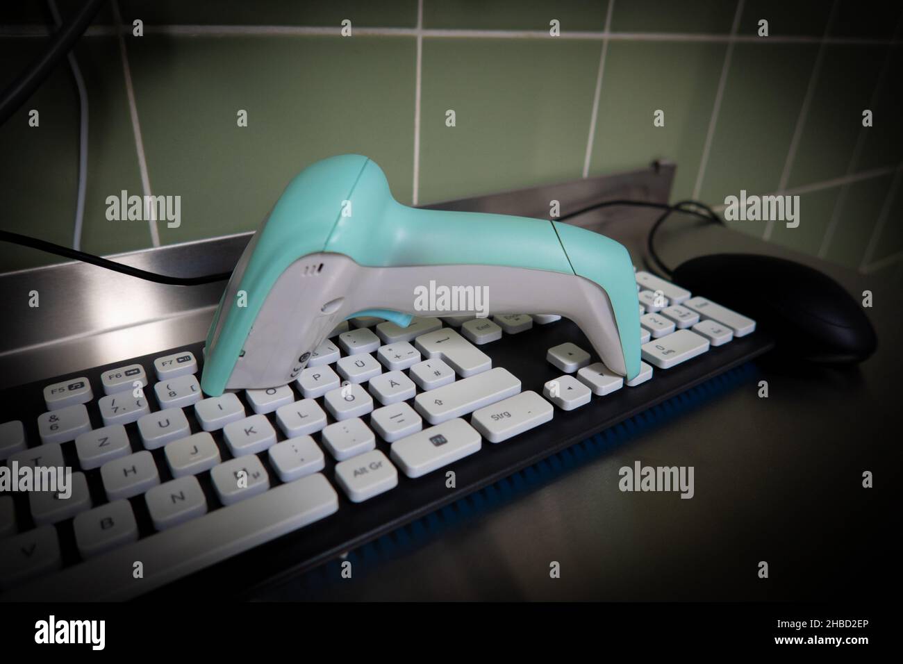 Pc tablet qr barcode scanner hi-res stock photography and images - Alamy