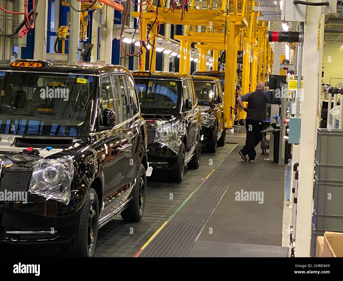 Coventry, UK. 10th Nov, 2021. Taxis are manufactured in the hall of the ...