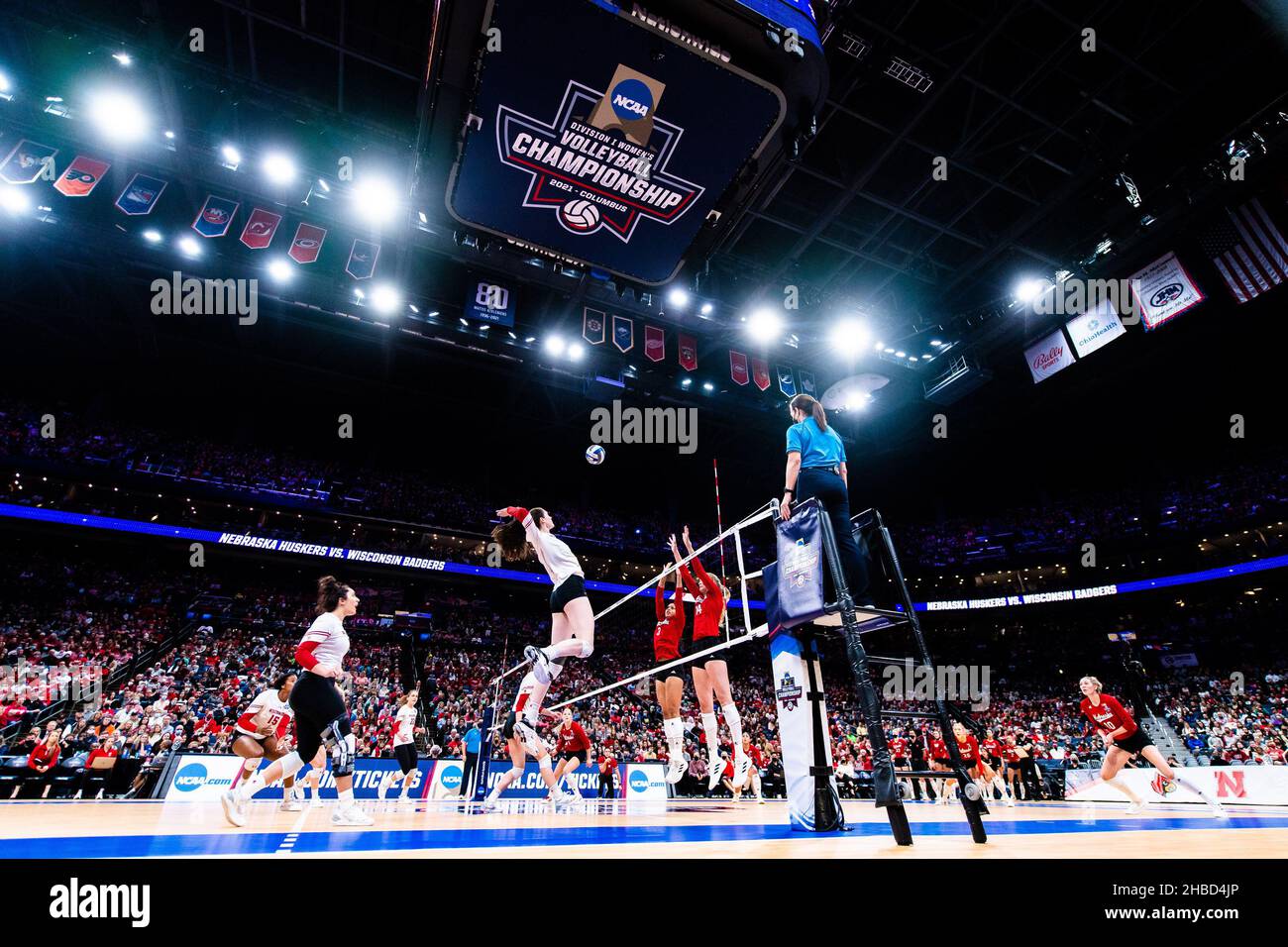 Columbus, Ohio, USA. 19th Dec, 2021. DANA RETTKE hits on the outside ...