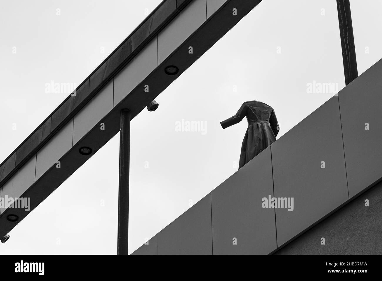 Edge of building view Black and White Stock Photos & Images - Alamy
