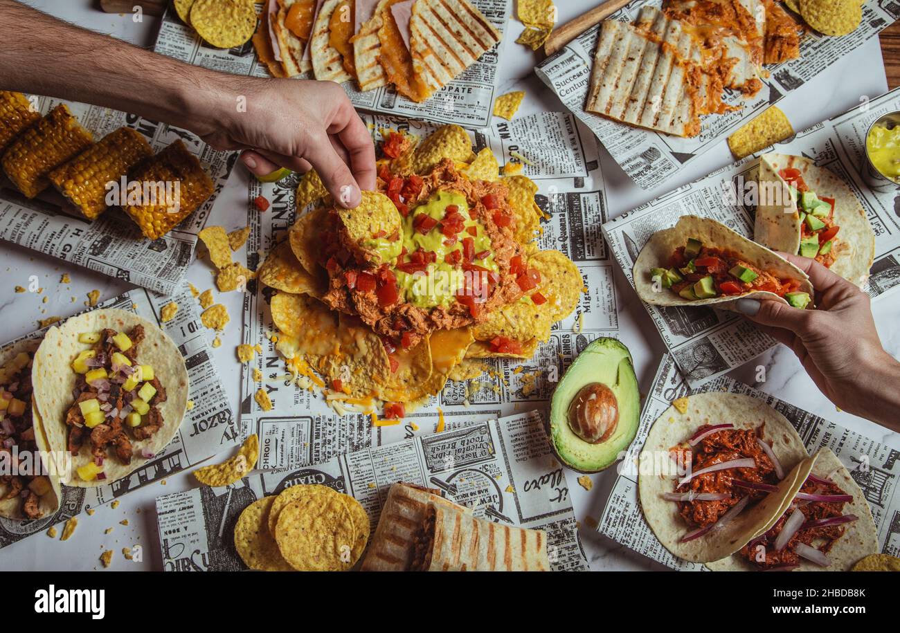 Family taco dinner top hi-res stock photography and images - Alamy