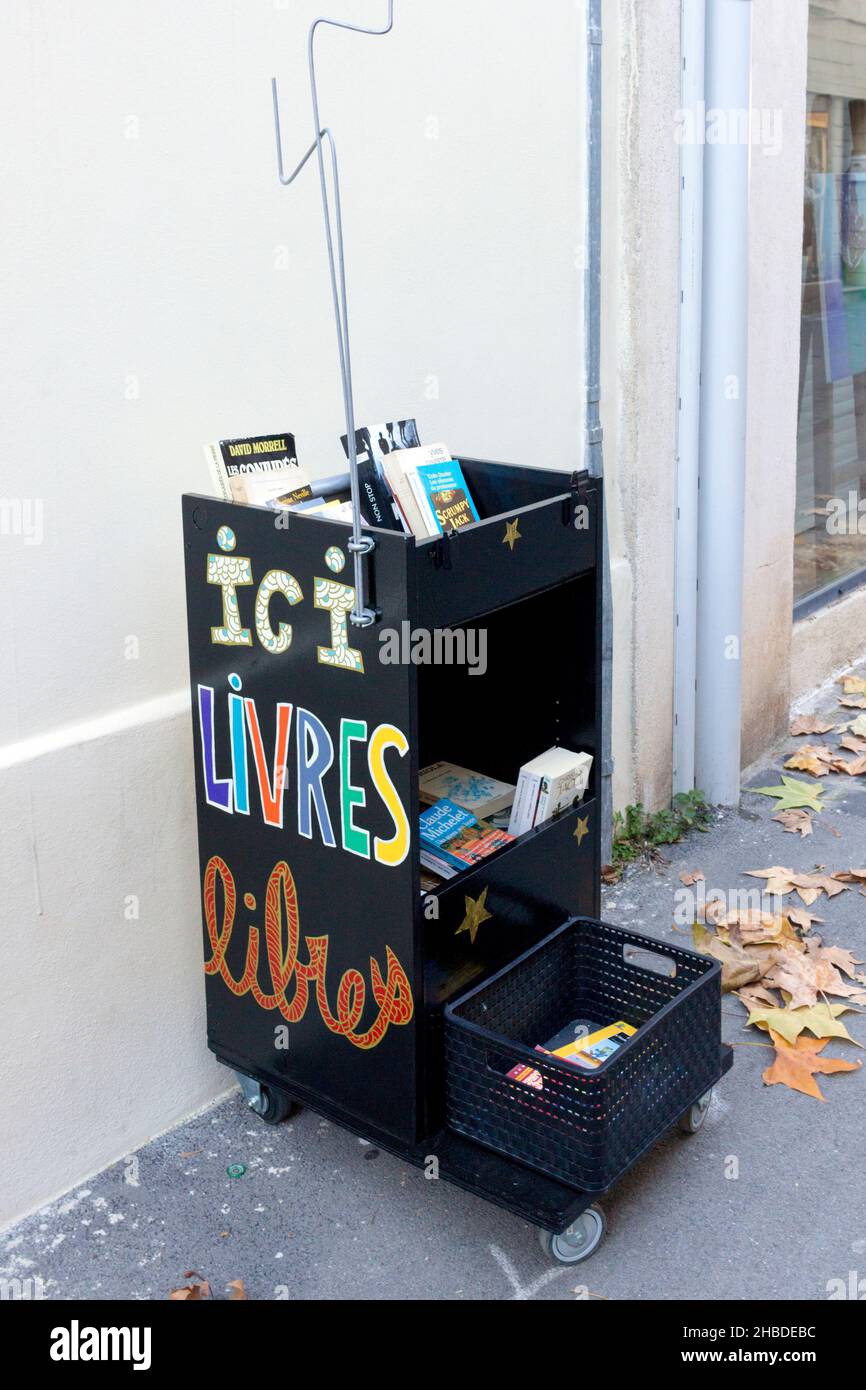 Book shed hi-res stock photography and images - Alamy