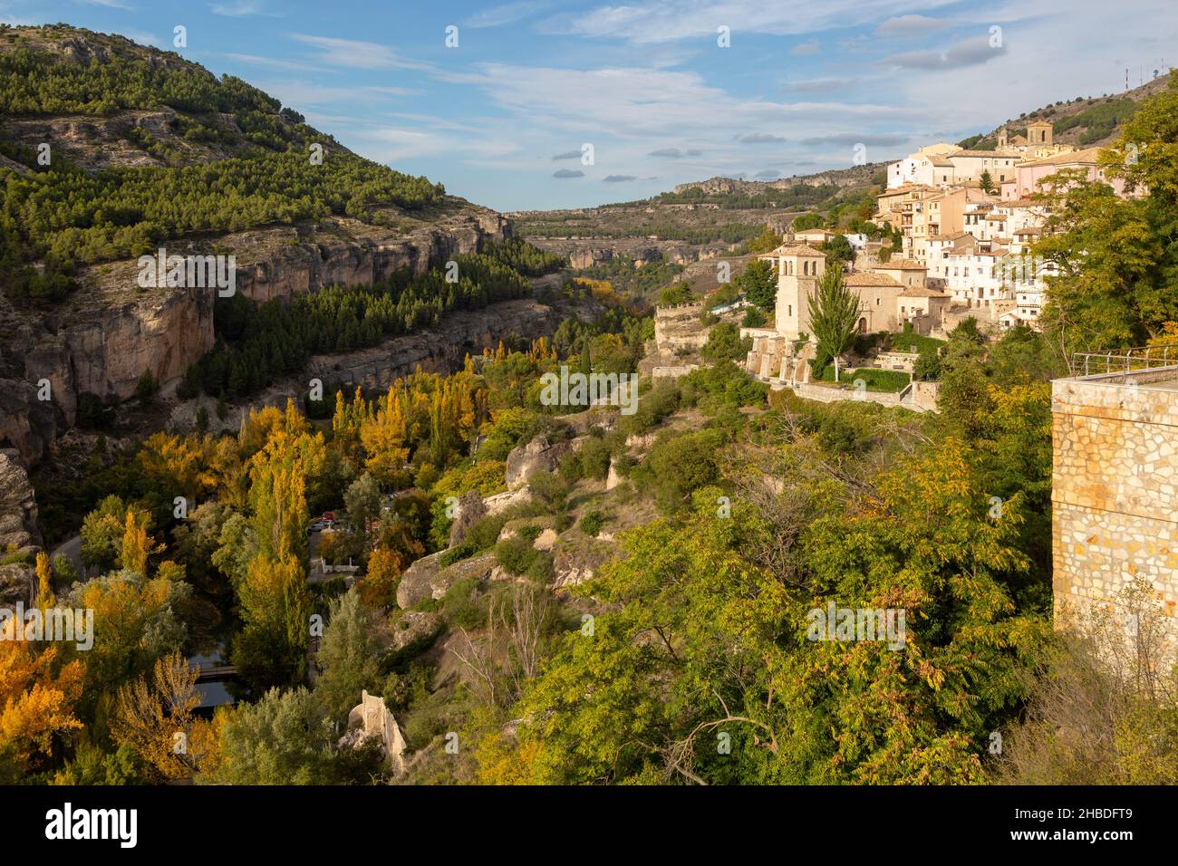 Landscape scenery of river Rio Júcar gorge with historic buildings ...
