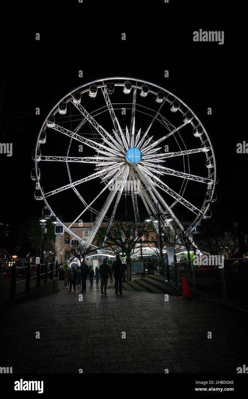 Ferris wheel at Victoria & Alfred Waterfront at night, Cape Town, South ...